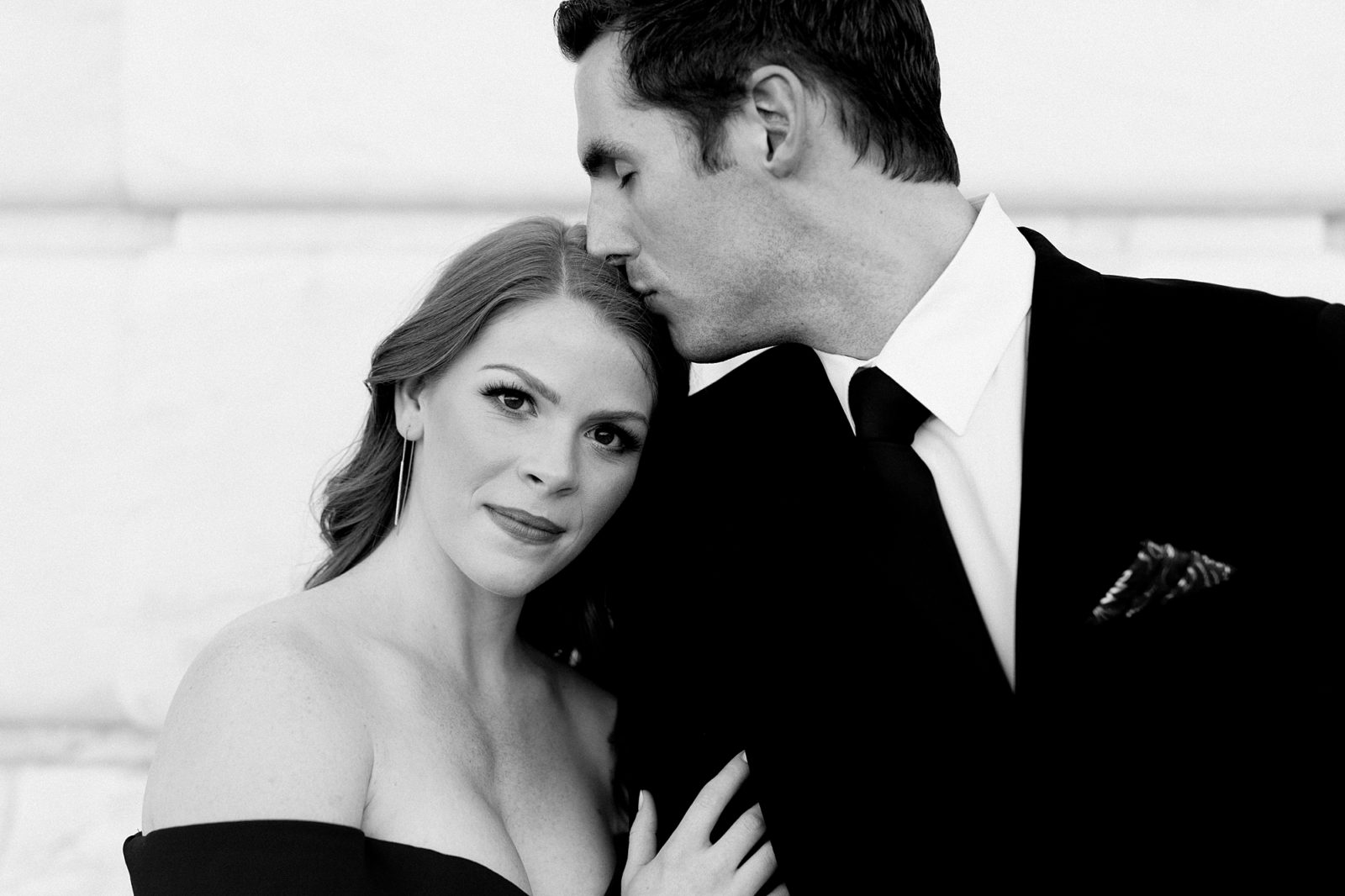 Jenna & Doug | Downtown Detroit Summer Engagement Session - Detroit ...